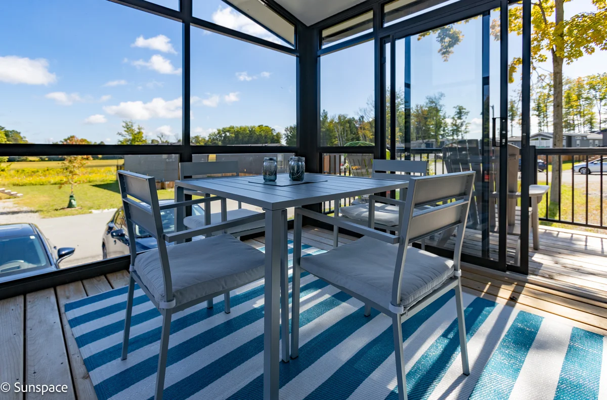 VR/ La vie en véhicule récréatif | Sunspace Sunrooms Corporate