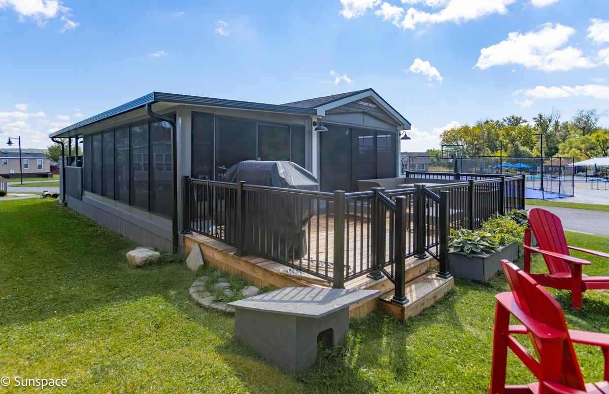 VR/ La vie en véhicule récréatif | Sunspace Sunrooms Corporate