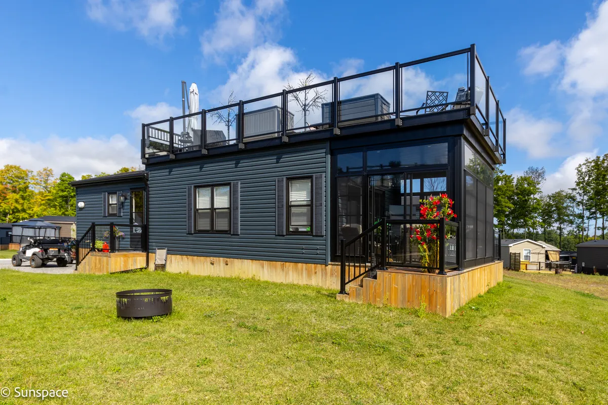 VR/ La vie en véhicule récréatif | Sunspace Sunrooms Corporate