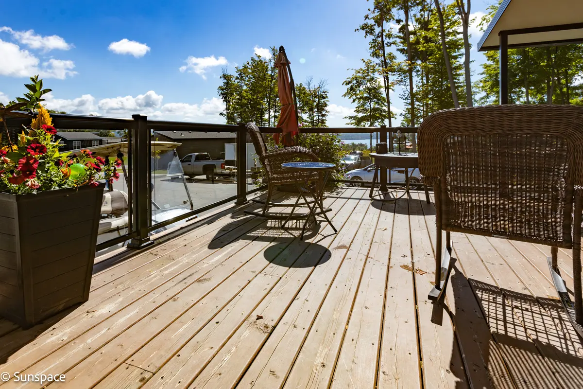 VR/ La vie en véhicule récréatif | Sunspace Sunrooms Corporate